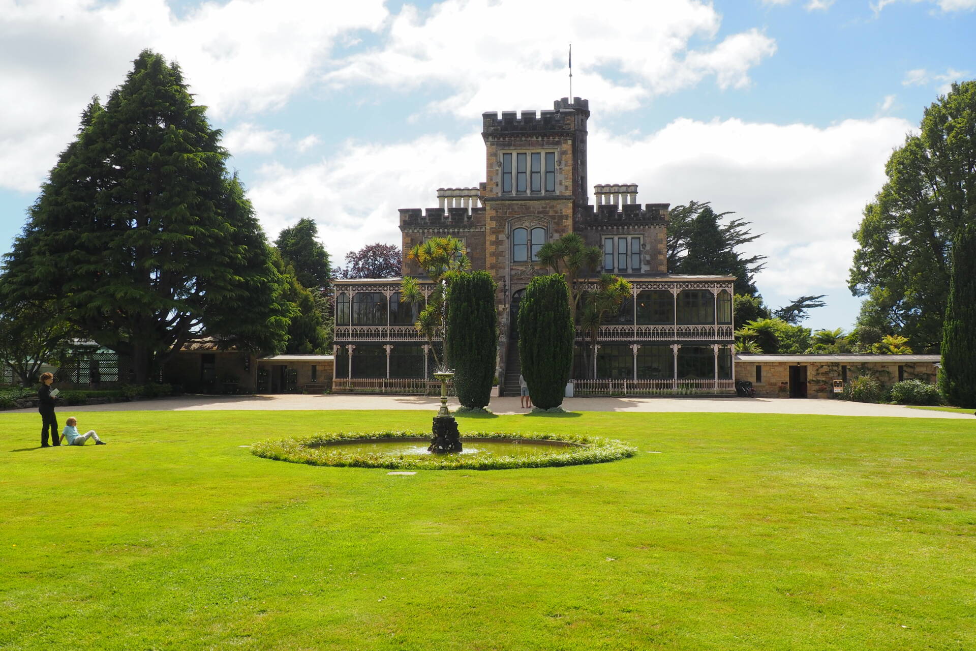 LARNACH CASTLE AND GARDENS - Susan Boyd Photography